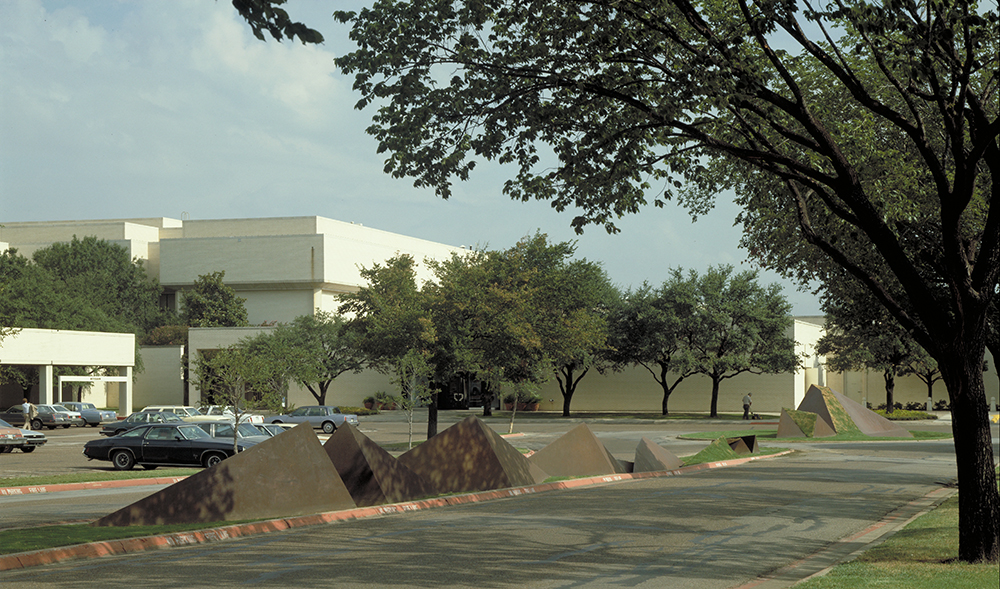 Beverly Pepper | publications.dma.org